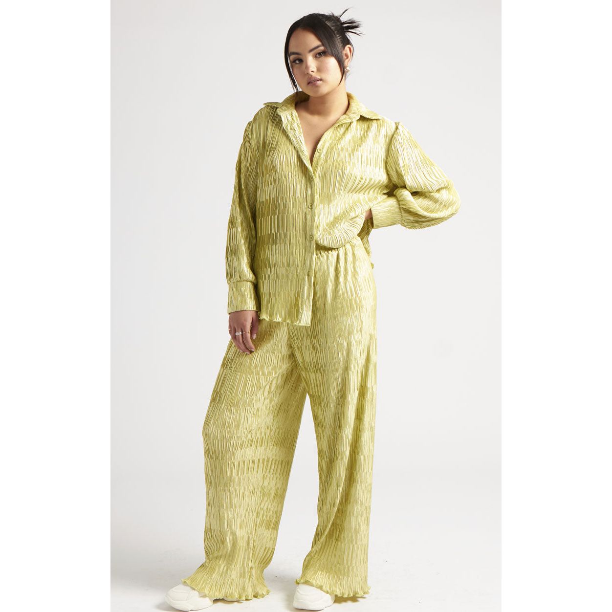 Textured Plisse Wide Leg Trouser | Go Wholesale